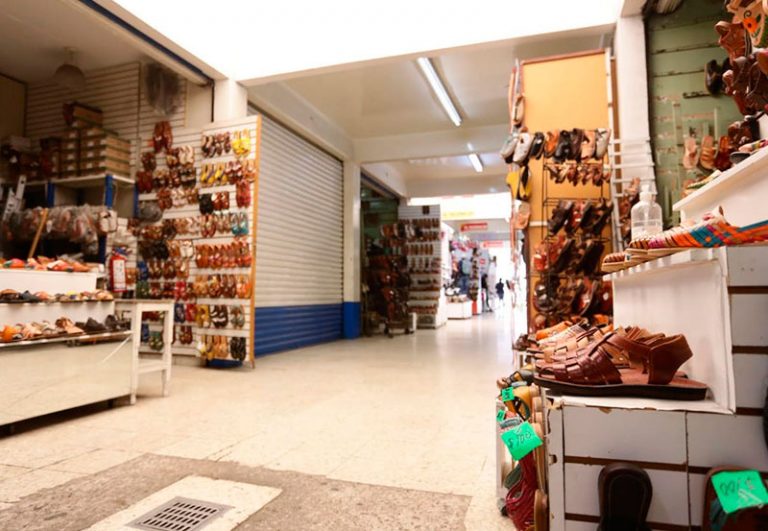 Mercado Juárez Famoso por su Birria y Huaraches Artesanales | Palestra ...