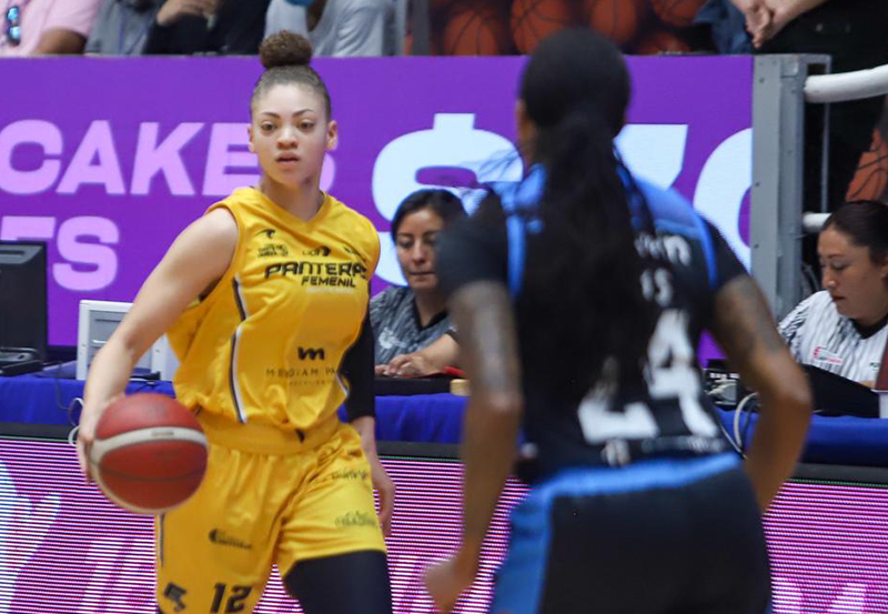 Buena la Adaptación de la Jugadora Americana Lindsey Pulliam con ...